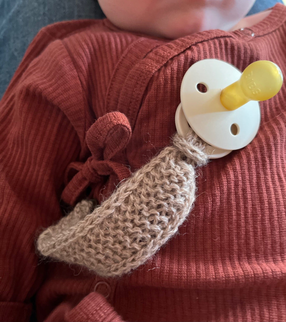 Easy Pacifier Chain Baby – easy as knit