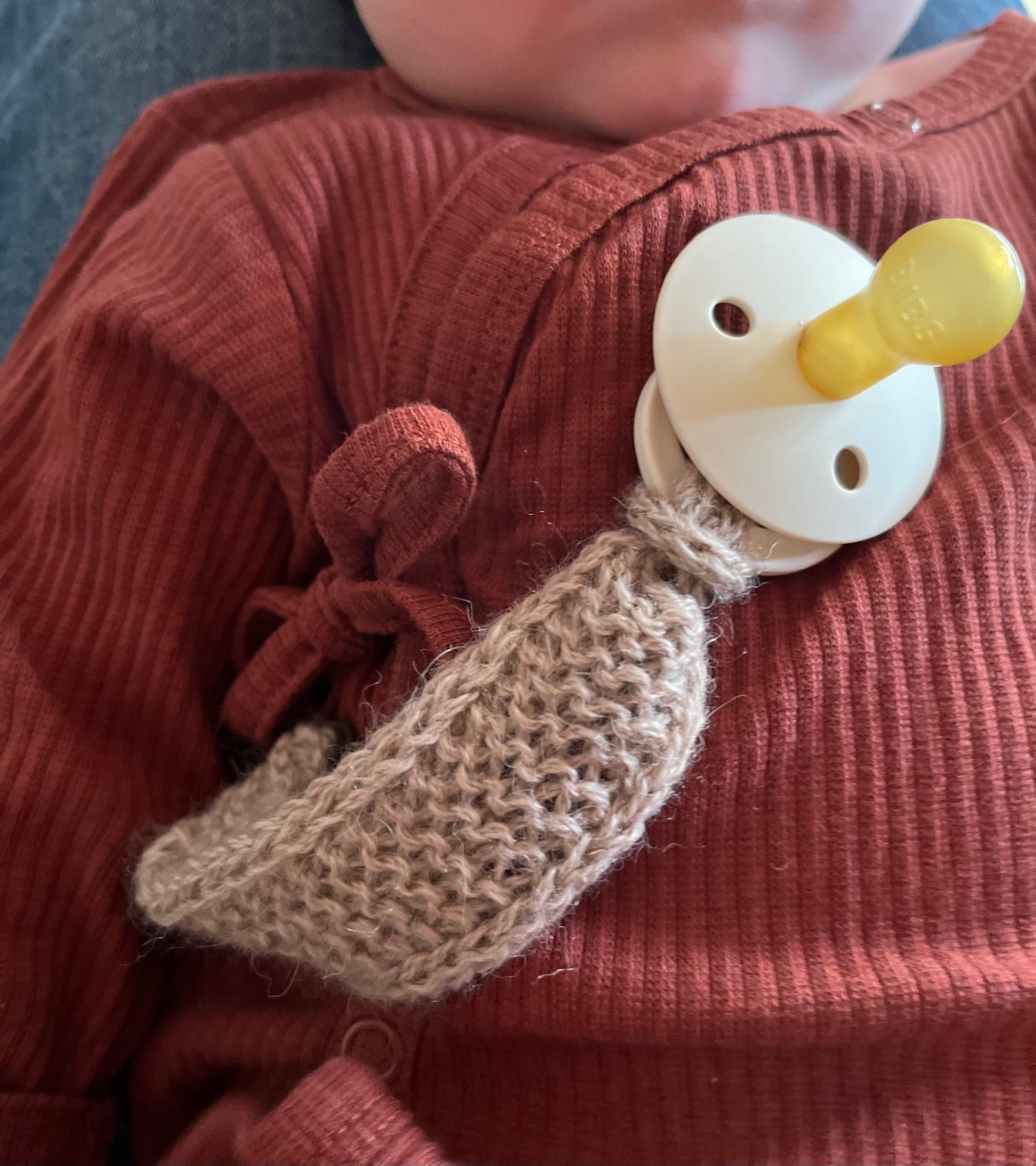 Easy Pacifier Chain Baby – easy as knit