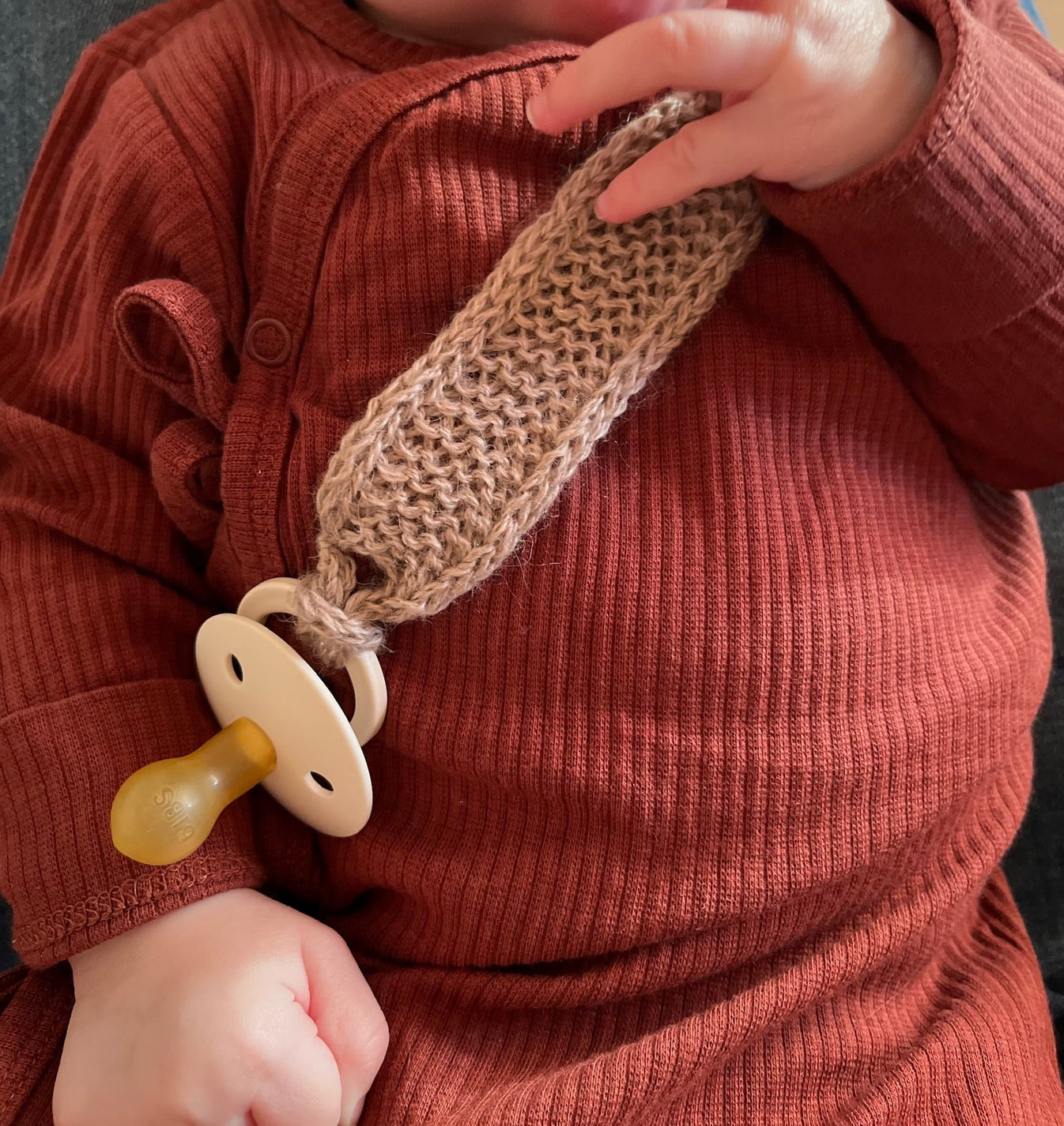 Easy Pacifier Chain Baby – easy as knit